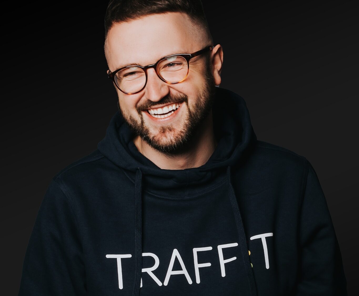 Jak się wprowadza rewolucję w polskiej firmie? Wywiad z Adrianem Wolakiem